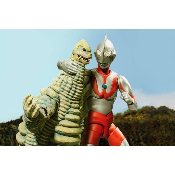 S.H.FIGUARTS: Ultraman - Red King | Nin-Nin-Game.com