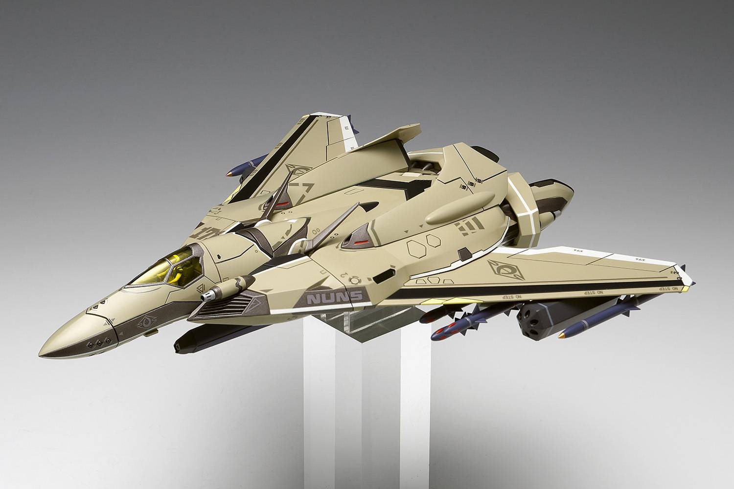Macross Frontier: VF-171 Nightmare Plus (Frontier Specification ...