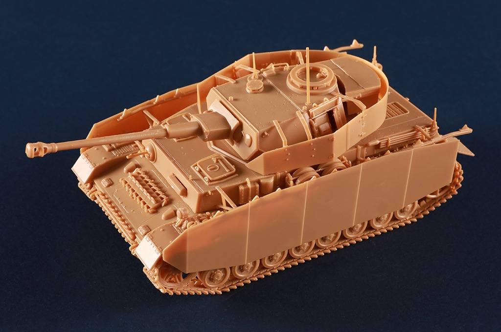 Plastic Model: German Army - Pz.Kpfw. IV Ausf.J Medium Tank 1/48 [Hobby ...