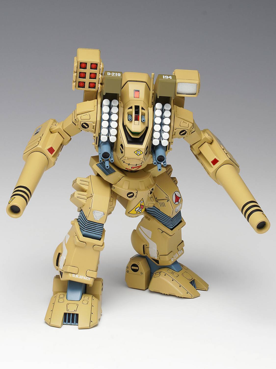 Macross: MBR-04-Mk.VI Destroid Tomahawk 1/100 (Plastic Model) [WAVE ...