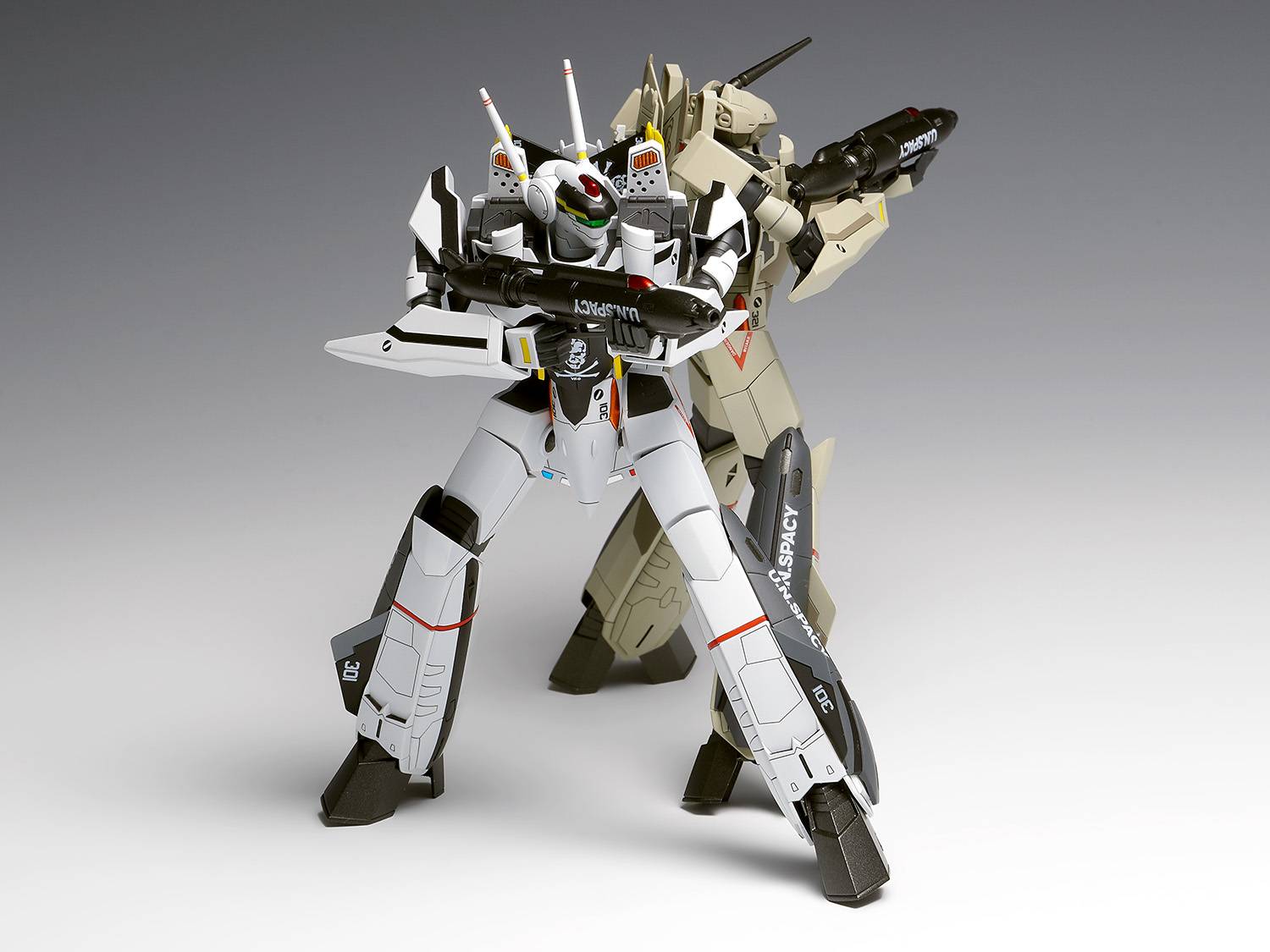 Macross Zero: Convertible Kit - VF-0S/A Phoenix Battroid 1/100 (Plastic ...